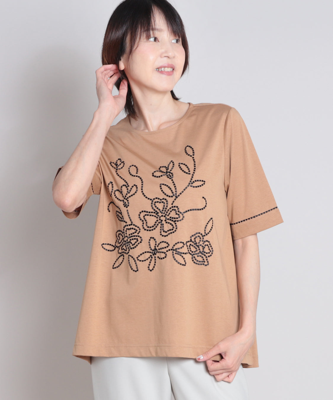 花柄ステッチチュニックT elife select(イーライフセレクト) 50代60代からのファッション通販elife store(イーライフストア) – elife store（イーライフストア）